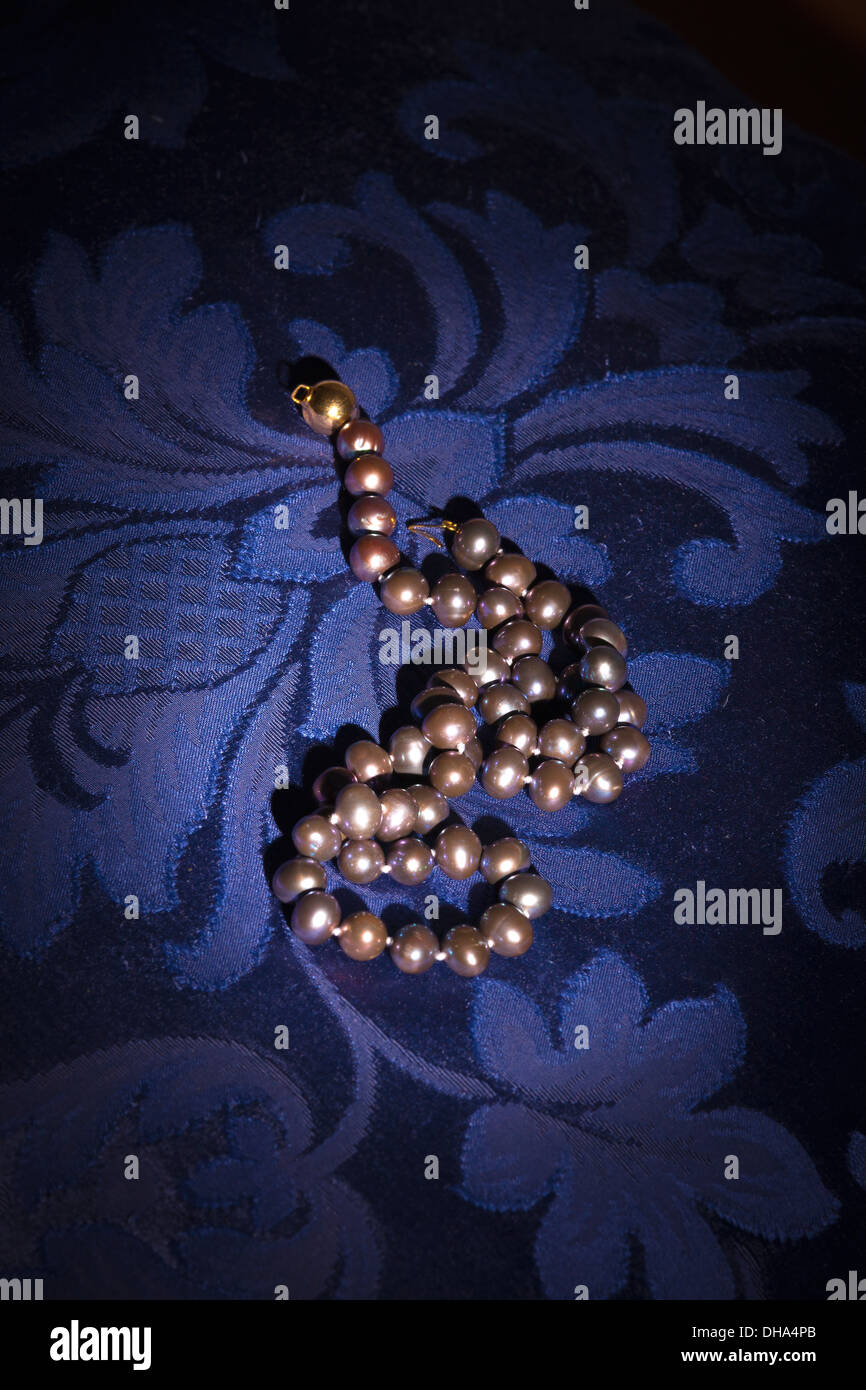 Old Pearl Necklace Stock Photo - Alamy
