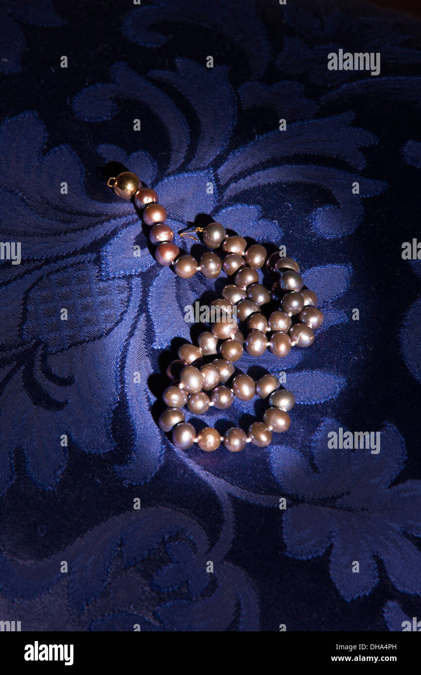 Old Pearl Necklace Stock Photo - Alamy