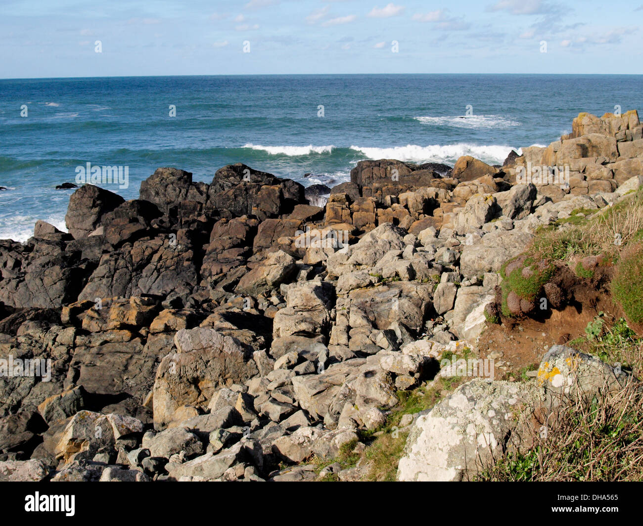 Rocky uk coastline hi-res stock photography and images - Alamy