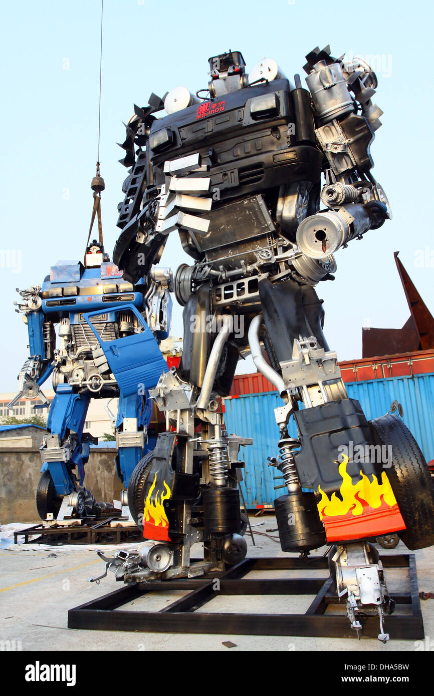 Giant Scrap Metal Transformers Chinese artist Kefeng Zhu and his team ...