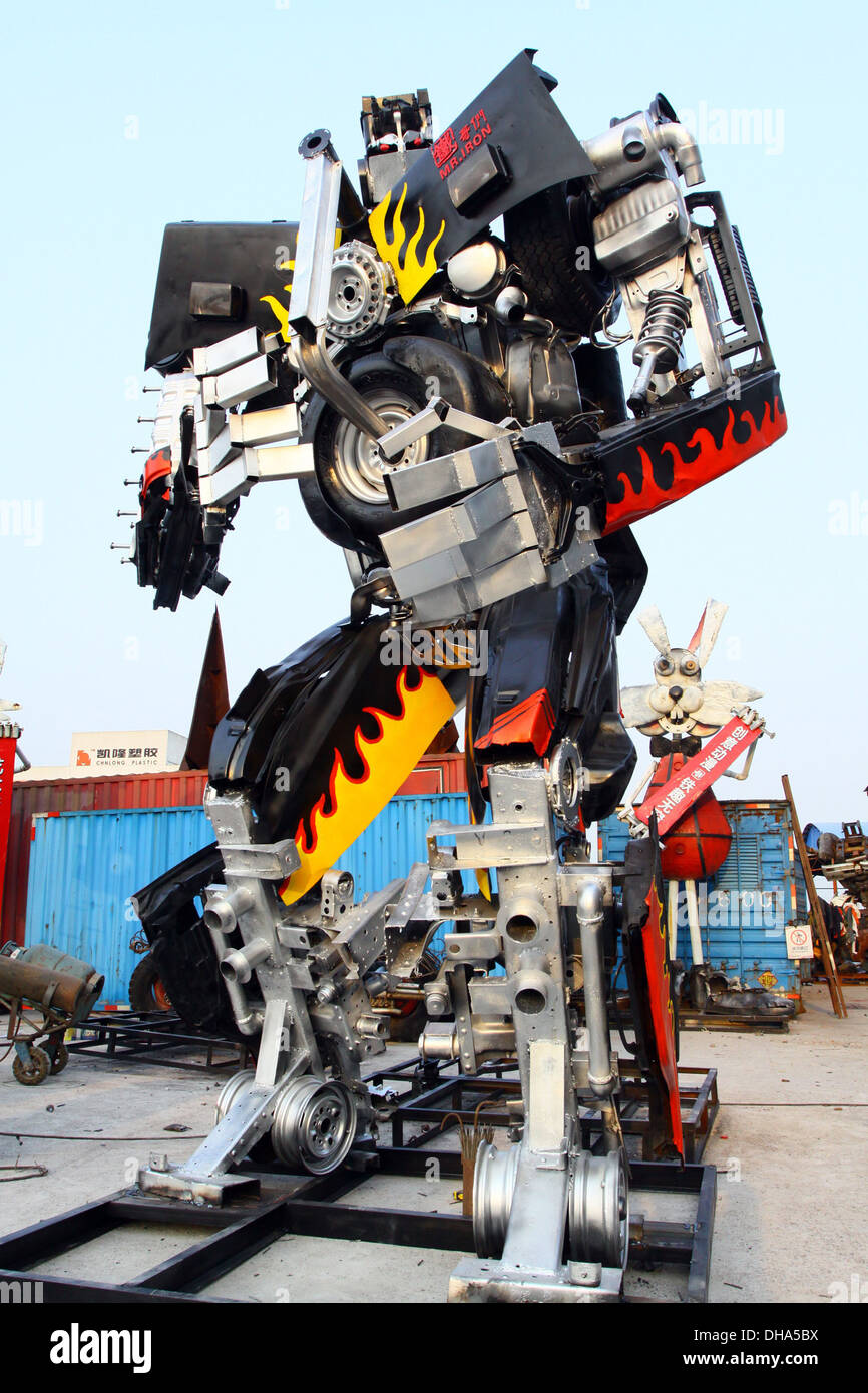 Giant Scrap Metal Transformers Chinese artist Kefeng Zhu and his team ...