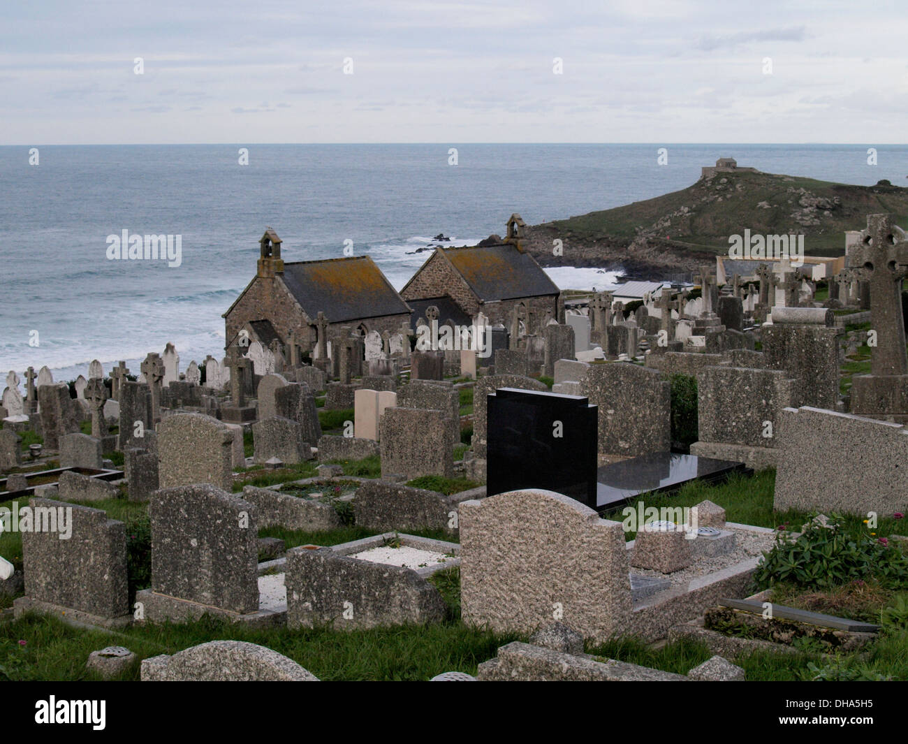 Hillside graveyard hi-res stock photography and images - Alamy