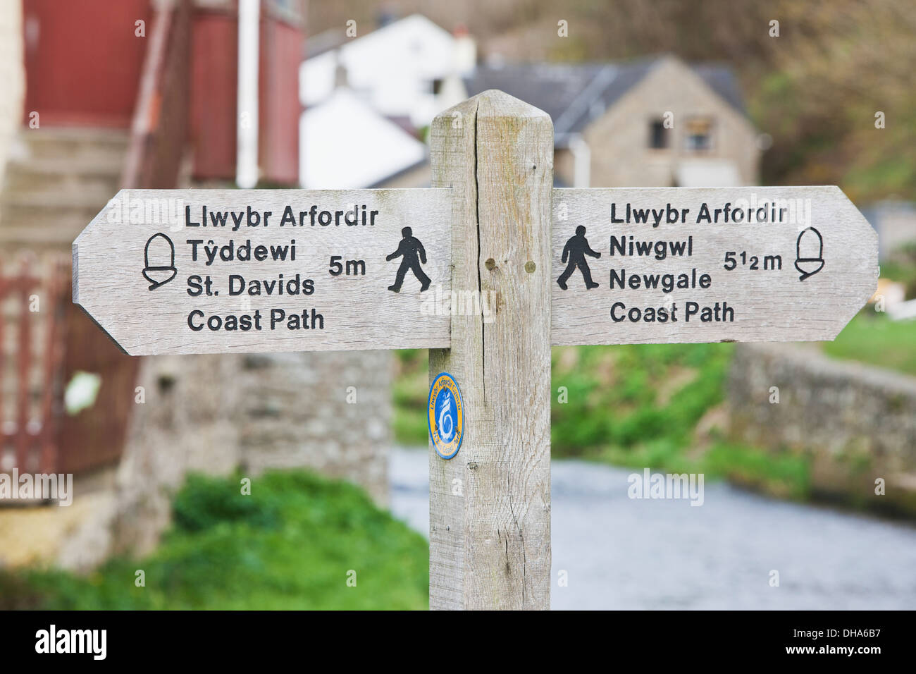 Walking up stair sign hi-res stock photography and images - Alamy