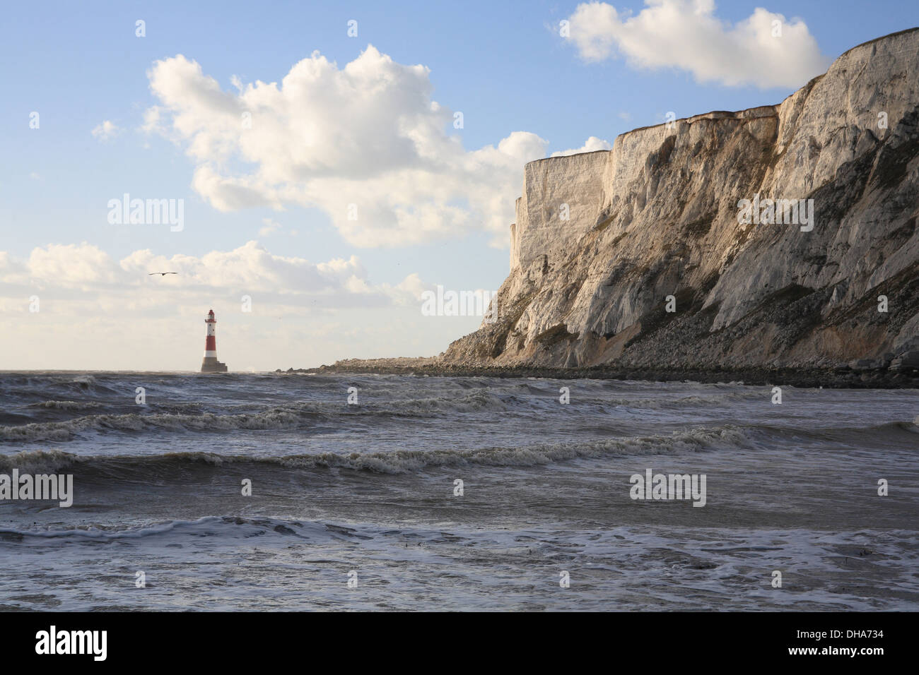 White cliffs coast lighthouse hi-res stock photography and images - Alamy