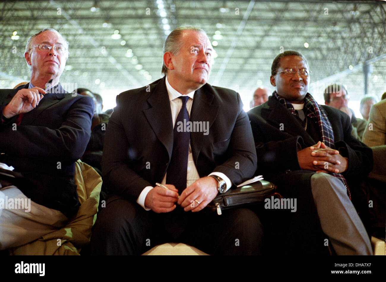 ipjr08455703July 2003 Pretoria South AfricaLeft to right; Dr Micheal ...