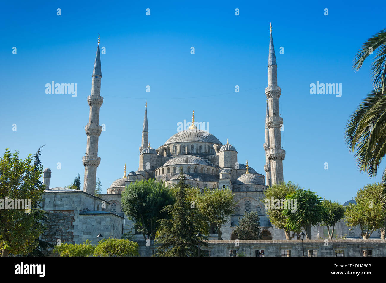 Dome blue mosque hi-res stock photography and images - Alamy