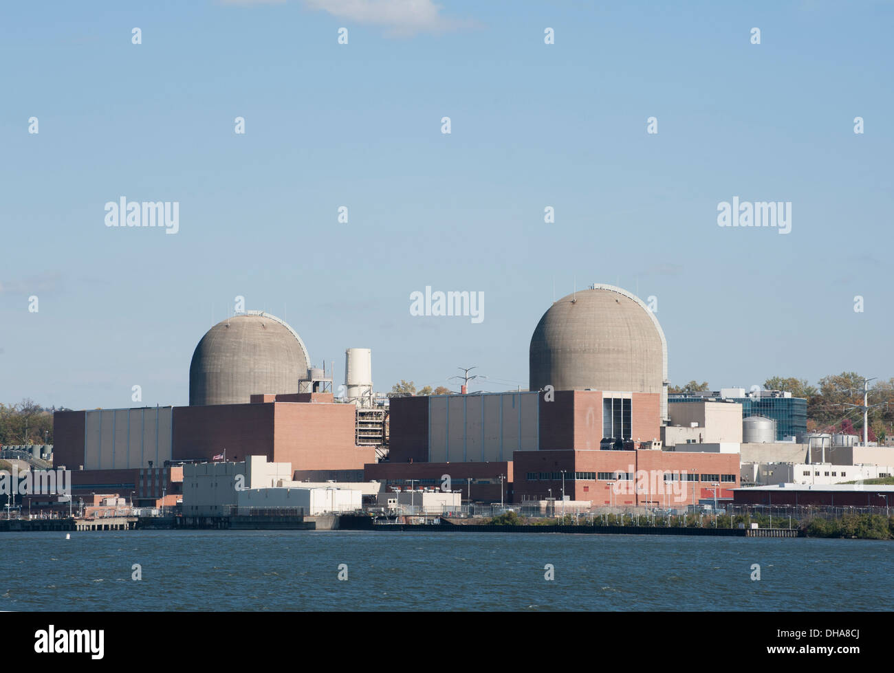 The Indian Point Energy Center — a nuclear reactor — is on the Hudson ...