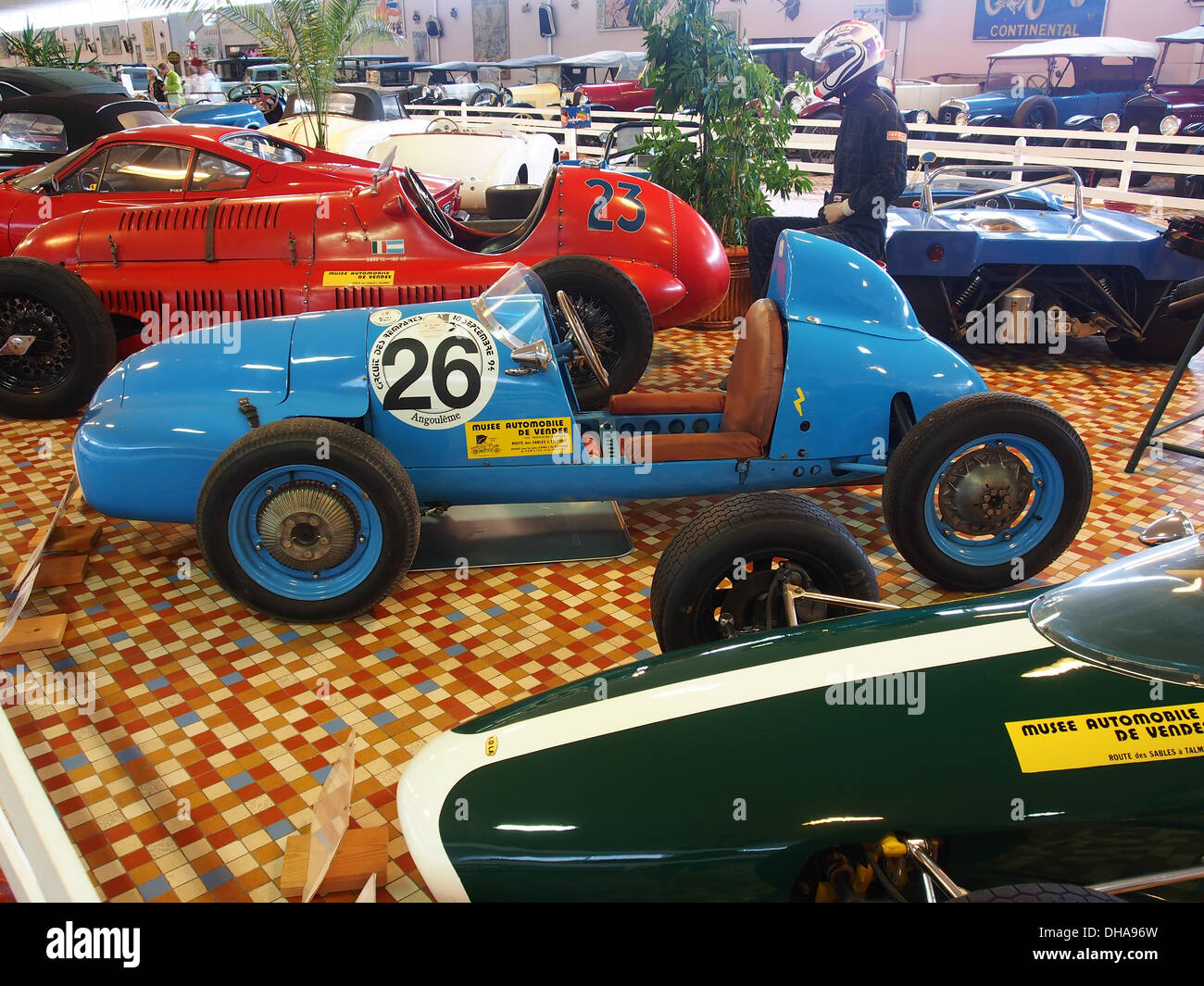 The 1953 DB Panhard Monomil, featuring a 5cv engine and two ...