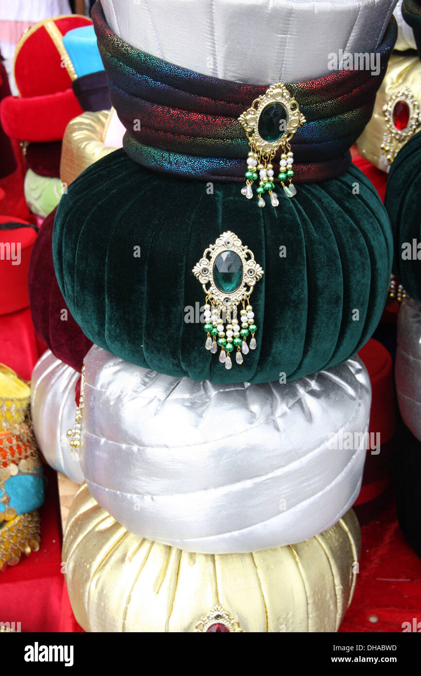 Arabic hats and turbans for sale on a stall in Istanbul, Turkey Stock ...