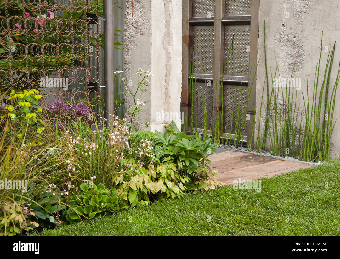 Chelsea Flower Show 2013, The Wasteland, Designer Kate Gould. Gold ...