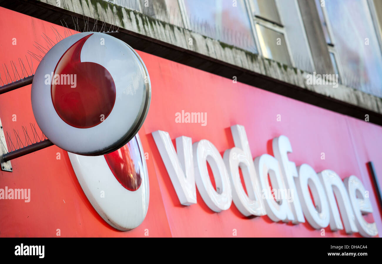 Vodafone logo london hi-res stock photography and images - Alamy