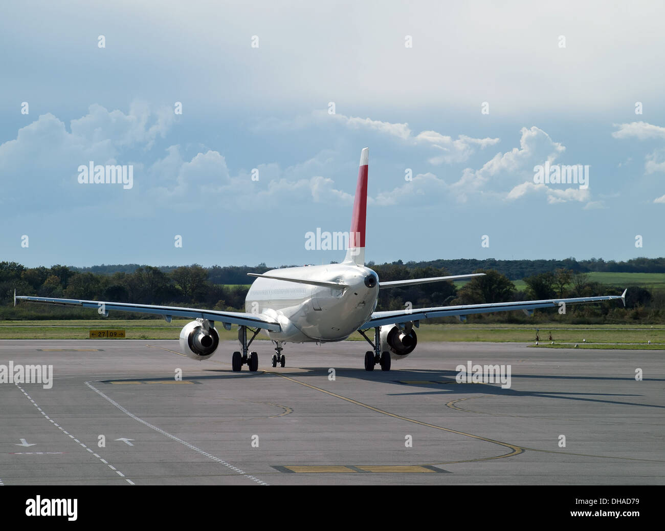 Airliner side hi-res stock photography and images - Alamy