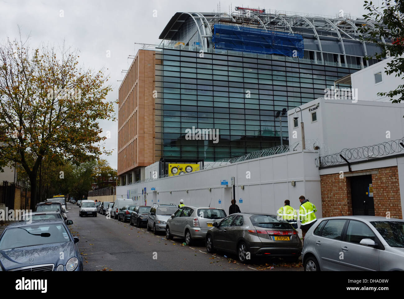 Construction of the new Francis Crick Institute in London's King's ...