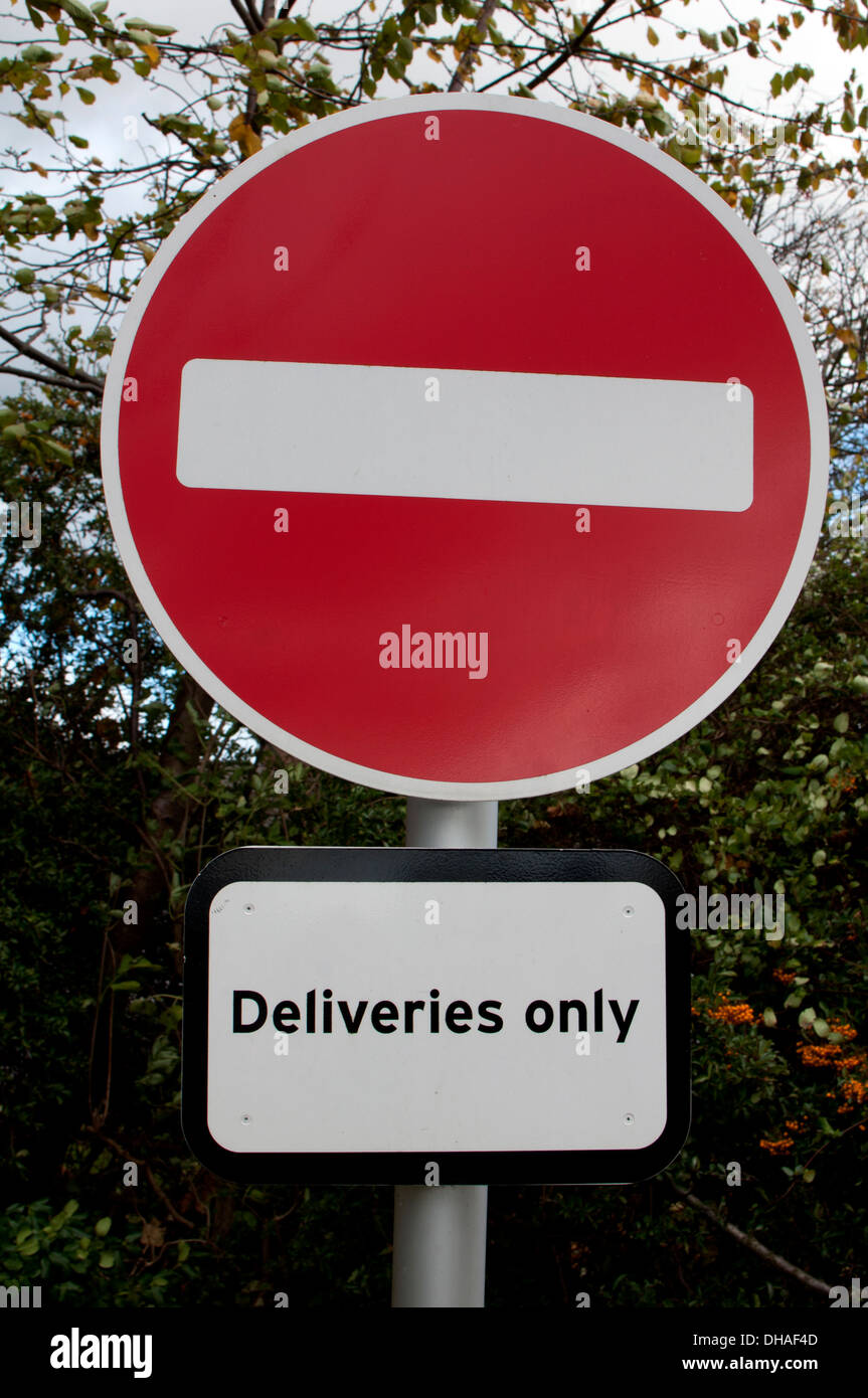 No entry, deliveries only sign Stock Photo - Alamy