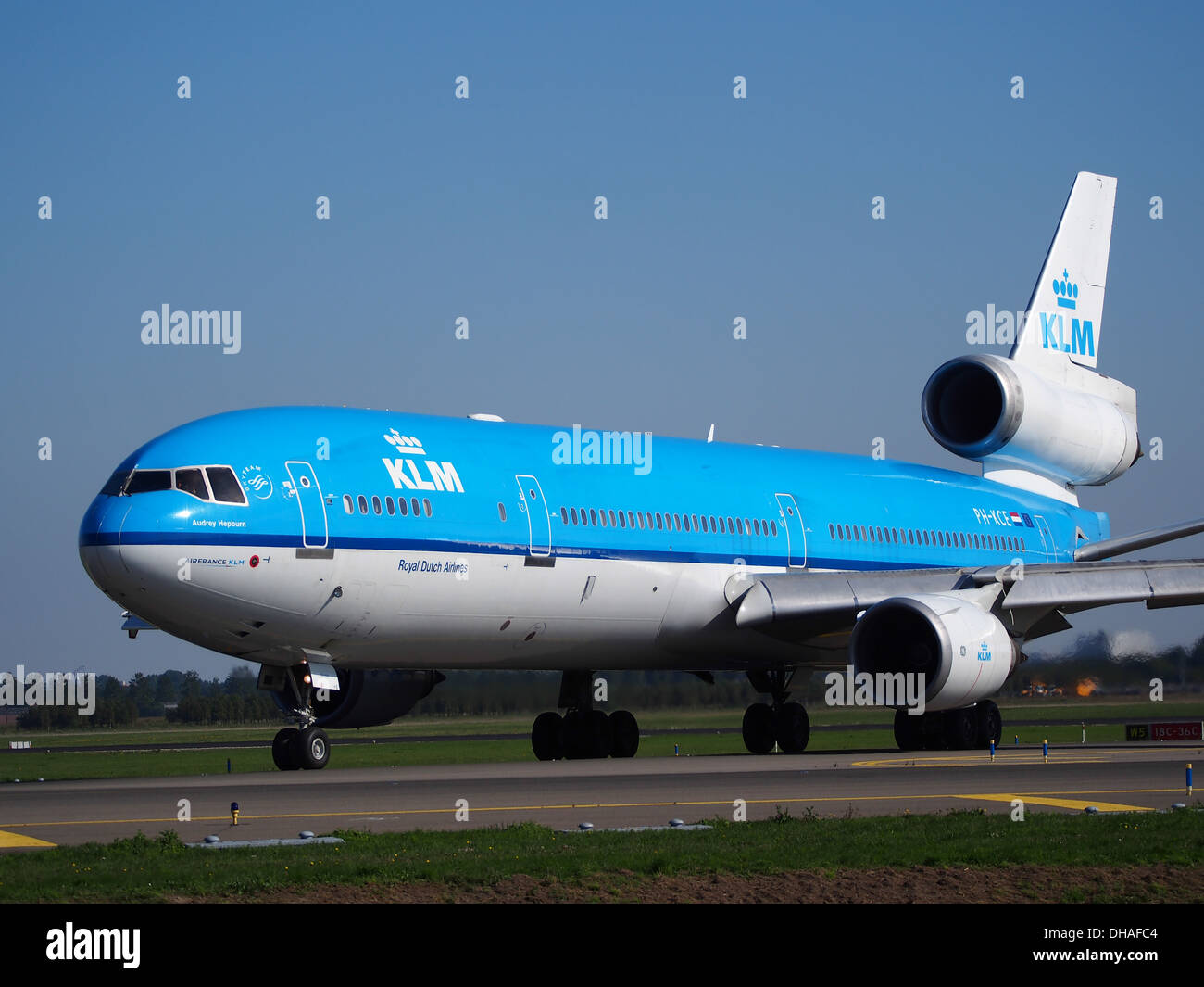 PH-KCE is a KLM Royal Dutch Airlines McDonnell Douglas MD-11, a long ...
