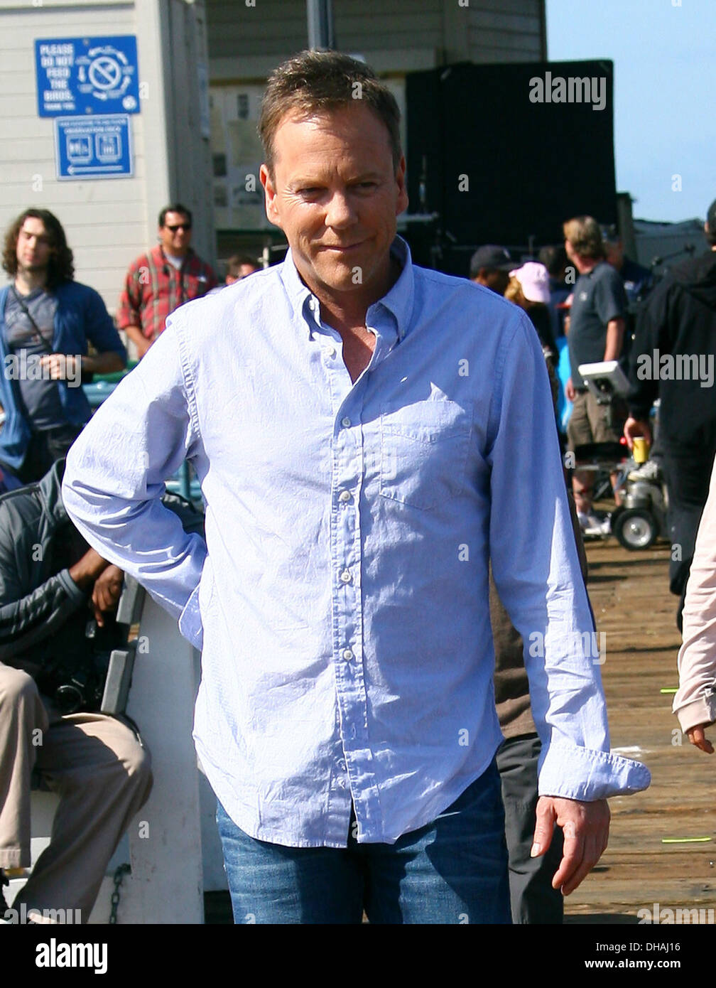Kiefer Sutherland films scenes hit TV show 'Touch' on Santa Monica pier ...