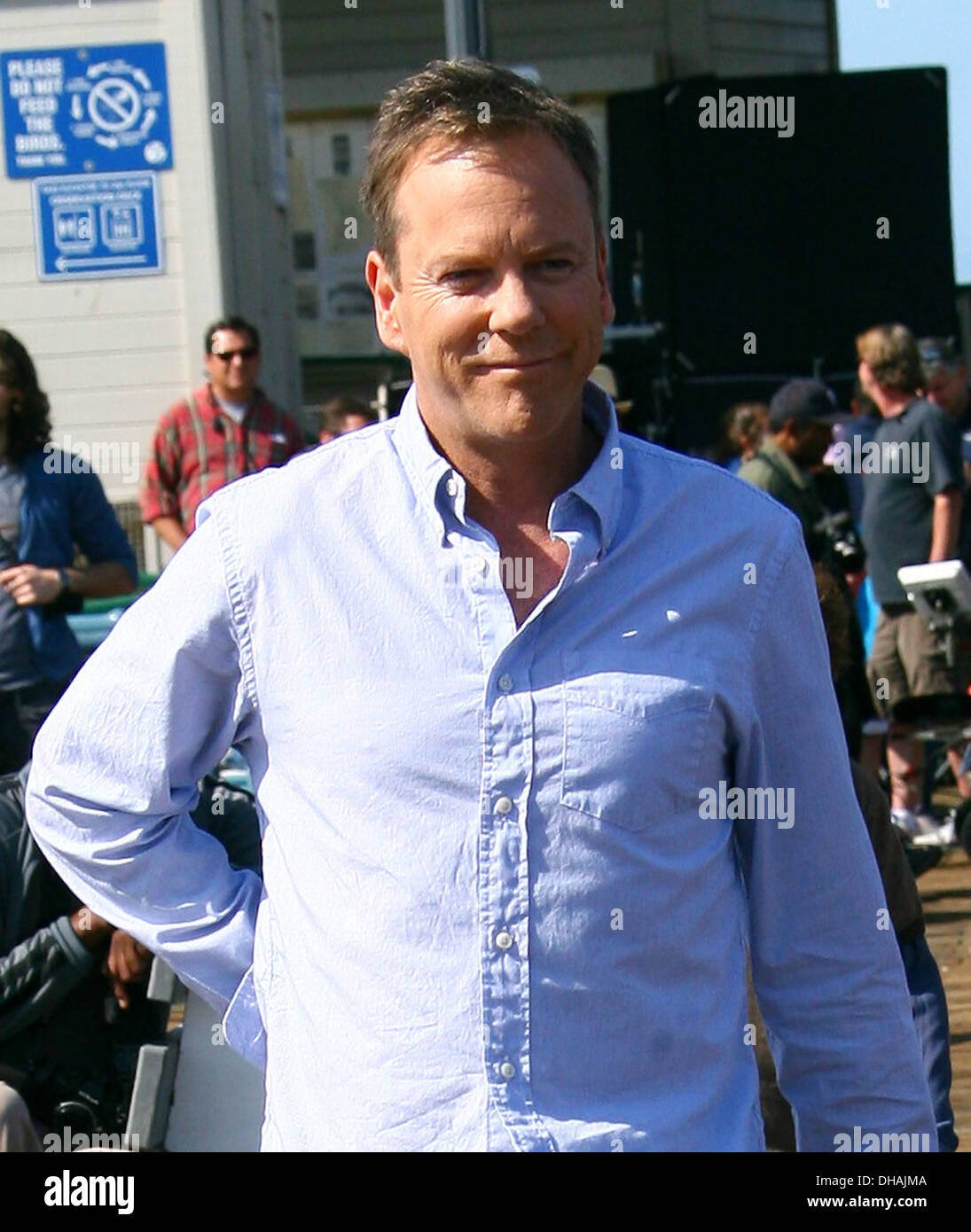 Kiefer Sutherland films scenes hit TV show 'Touch' on Santa Monica pier ...