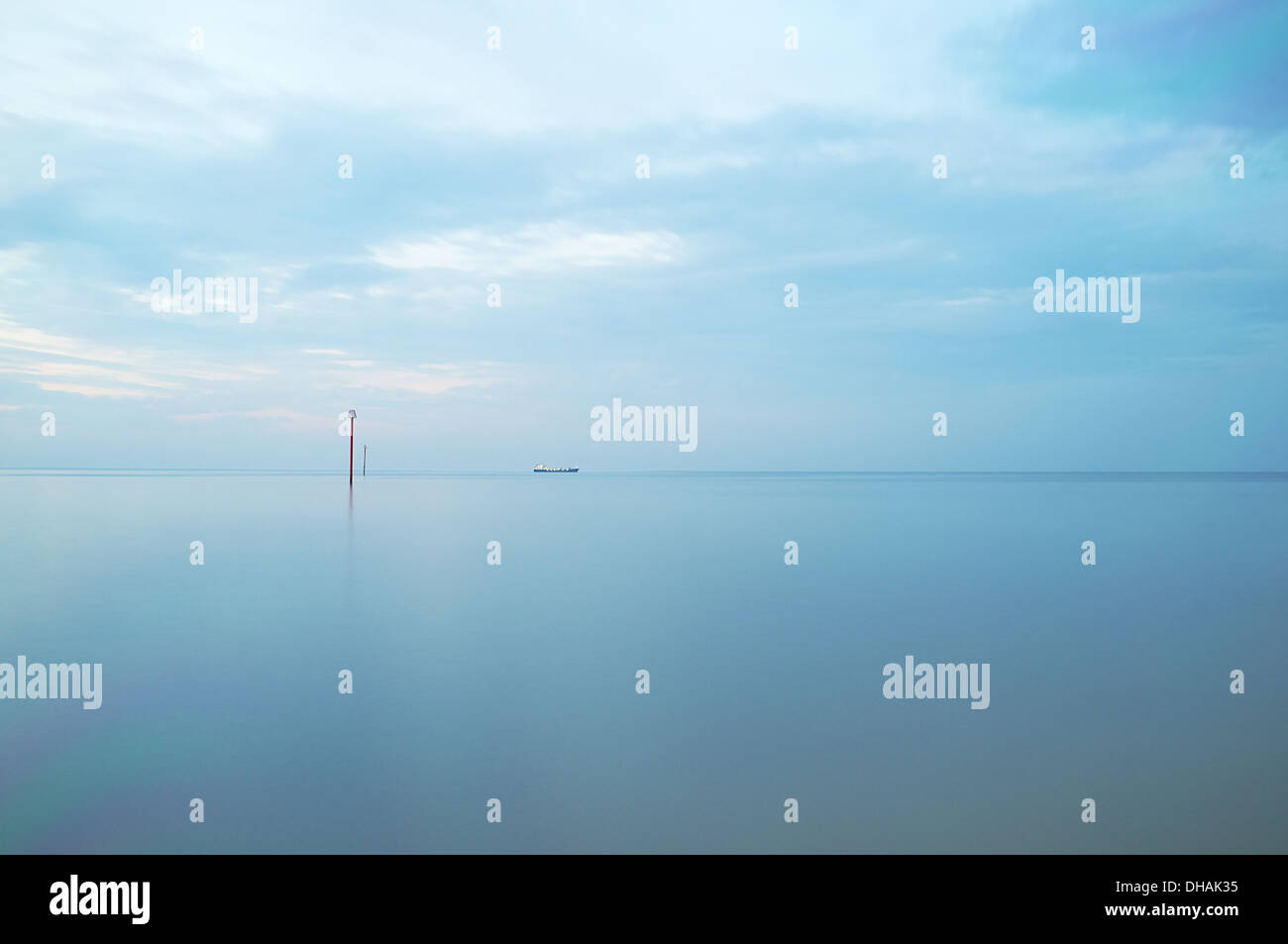Flat calm sea hi-res stock photography and images - Alamy