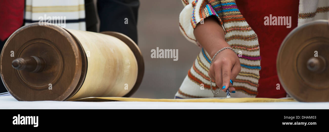 Horizontal scroll painting hi-res stock photography and images - Alamy