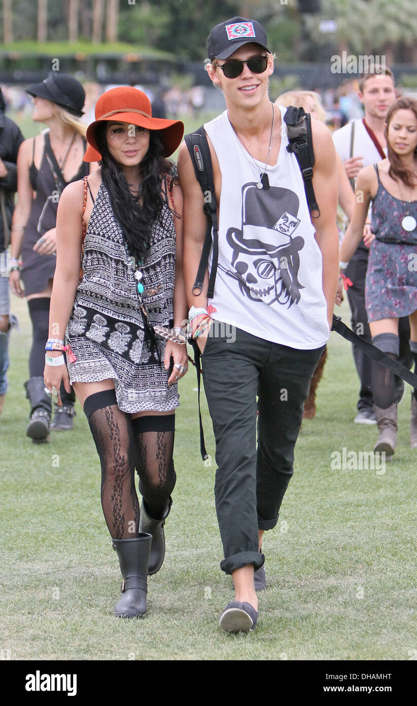 Austin Butler And Vanessa Hudgens Dancing
