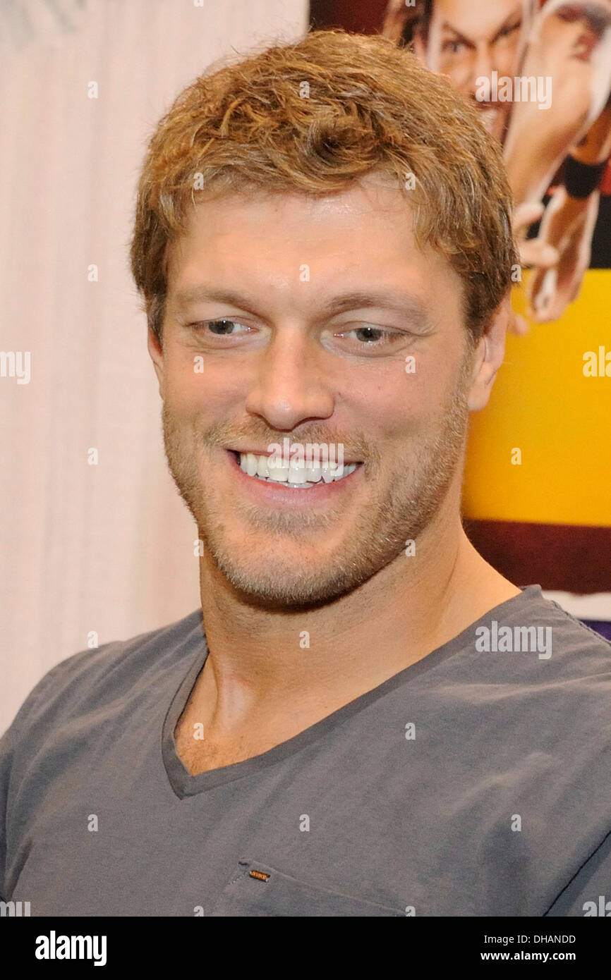 Edge aka Adam Copeland Toronto Comic Con at Metro Toronto Convention ...