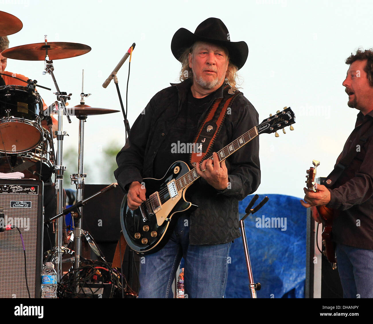 Country Music artist John Anderson performs at Balloons Over Paradise ...