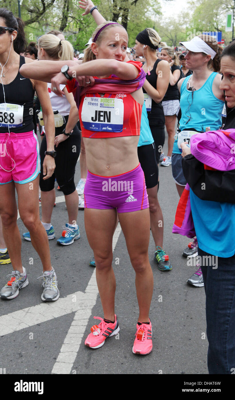 Women's fitness magazine hi-res stock photography and images - Alamy