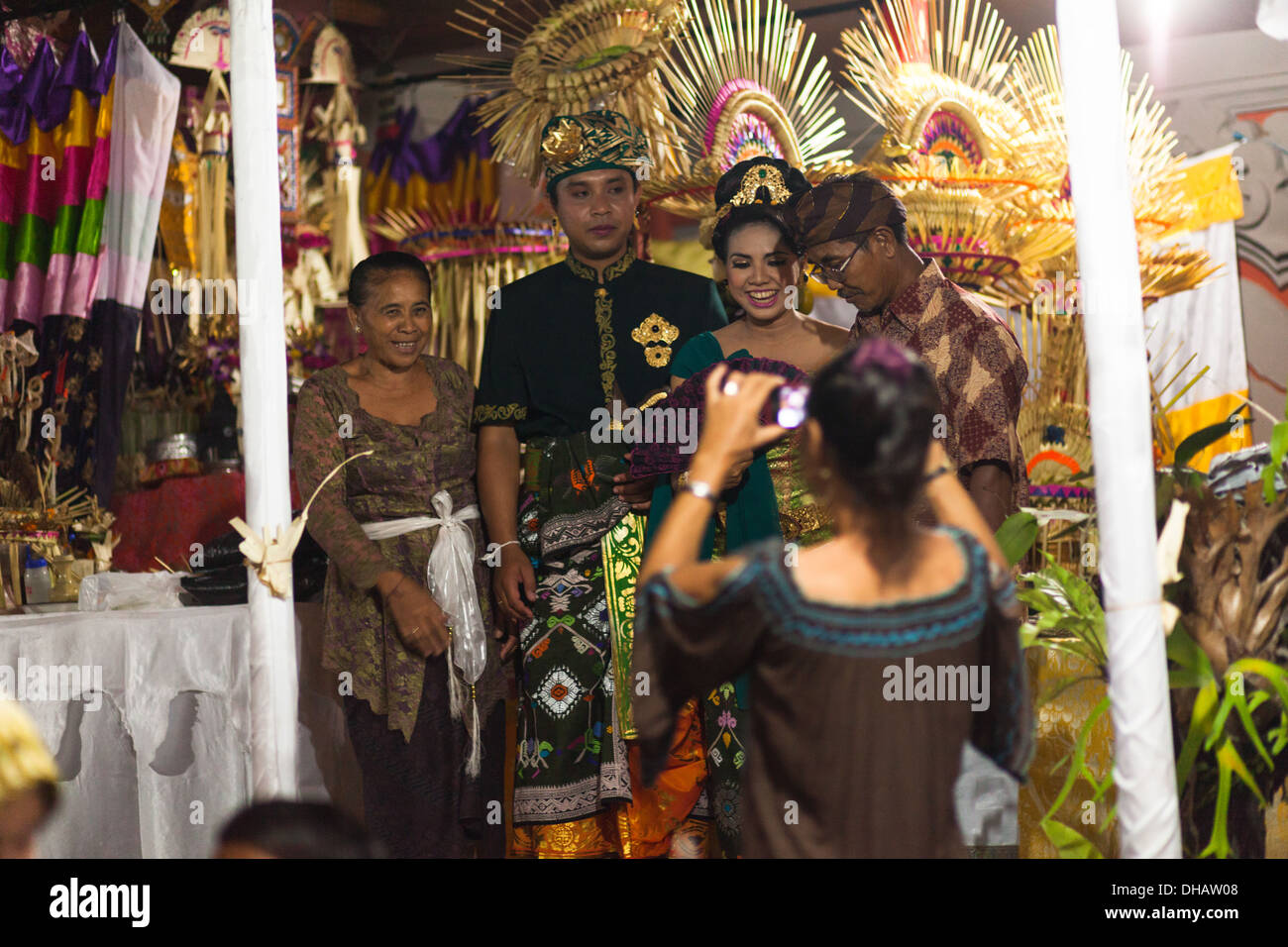 Bali traditional wedding hi-res stock photography and images - Alamy