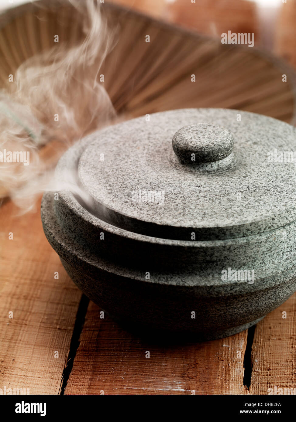 Chinese cooker, Casserole Stock Photo - Alamy