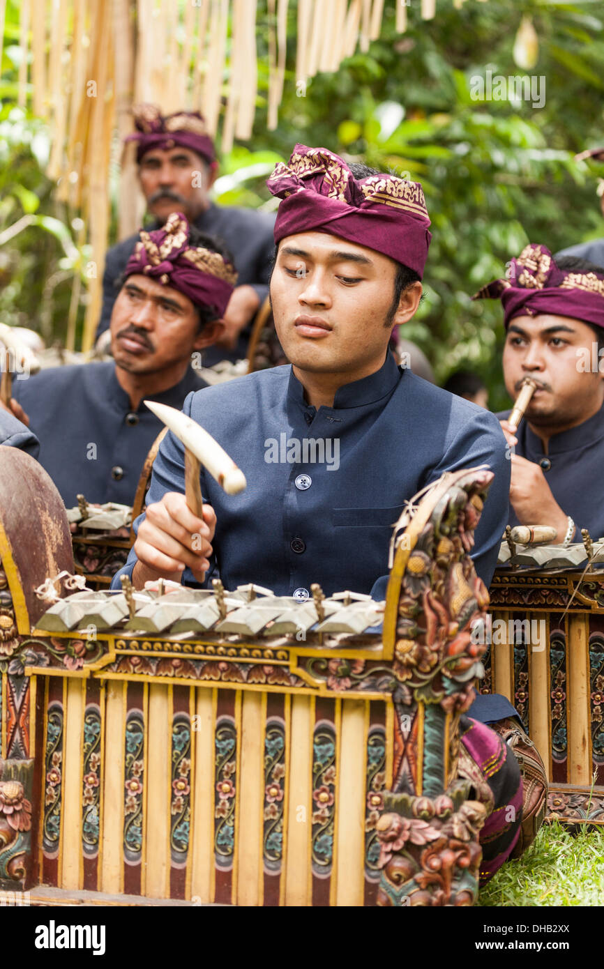 Balinese flute hi-res stock photography and images - Alamy