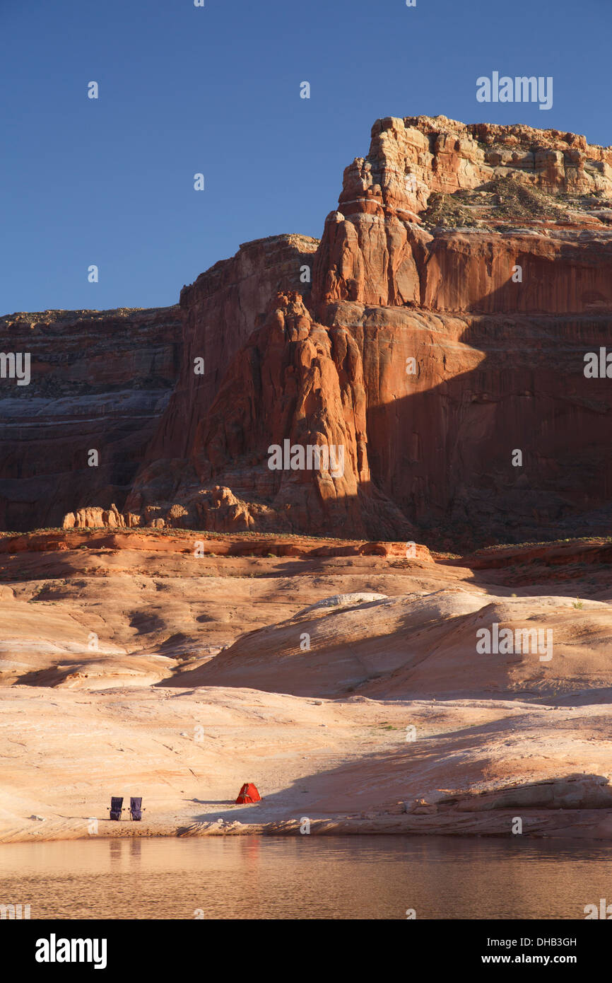 Boat camping in West Canyon, Lake Powell, Glen Canyon National ...