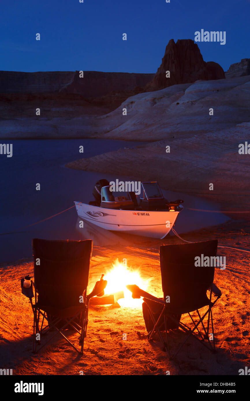 Boat camping in West Canyon, Lake Powell, Glen Canyon National ...