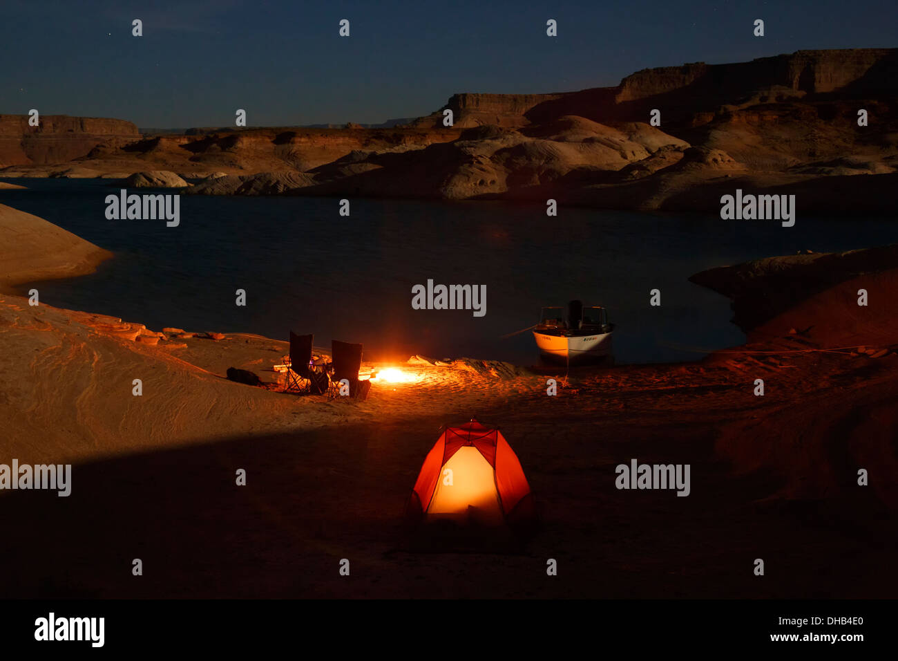 Boat camping in West Canyon, Lake Powell, Glen Canyon National ...