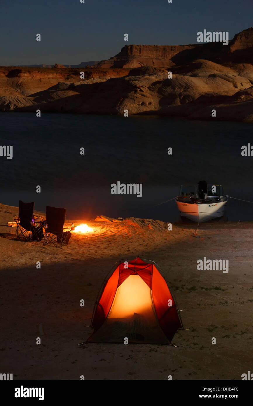 Boat camping in West Canyon, Lake Powell, Glen Canyon National ...