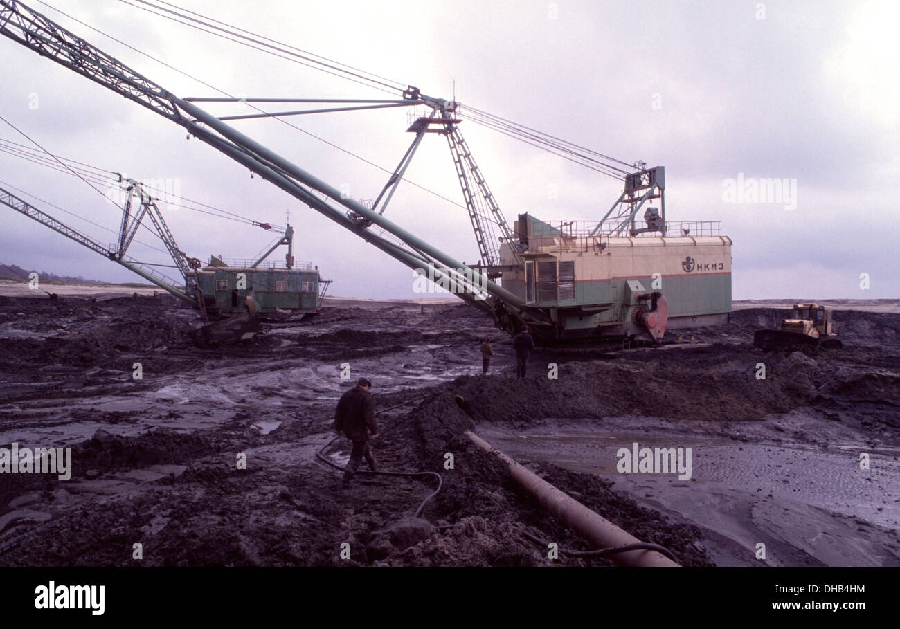Huge shovels, Extractors, inside the Palmnicken open pit amber mine on ...
