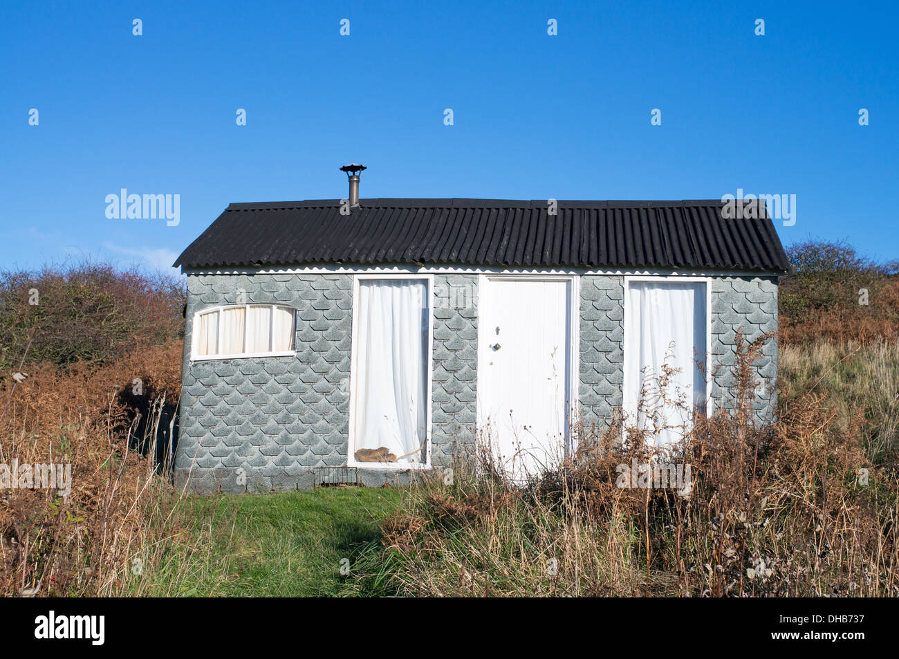 Beach hut, Low Newton by-the-Sea, Northumberland, England, UK Stock ...