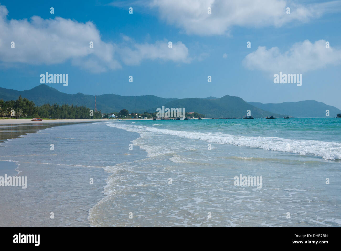 A view of An Hai Beach and the South China Sea. Con Son Island, Con Dao ...