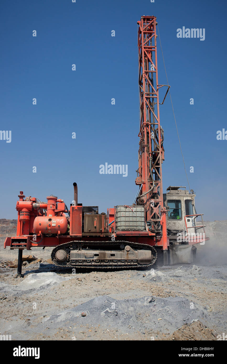 Drill rig africa hi-res stock photography and images - Alamy