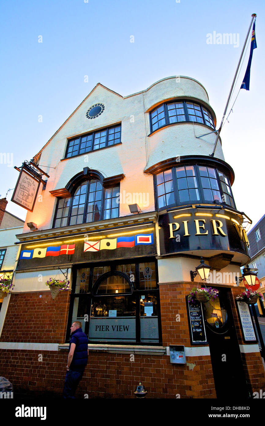 Cowes houses hi-res stock photography and images - Alamy