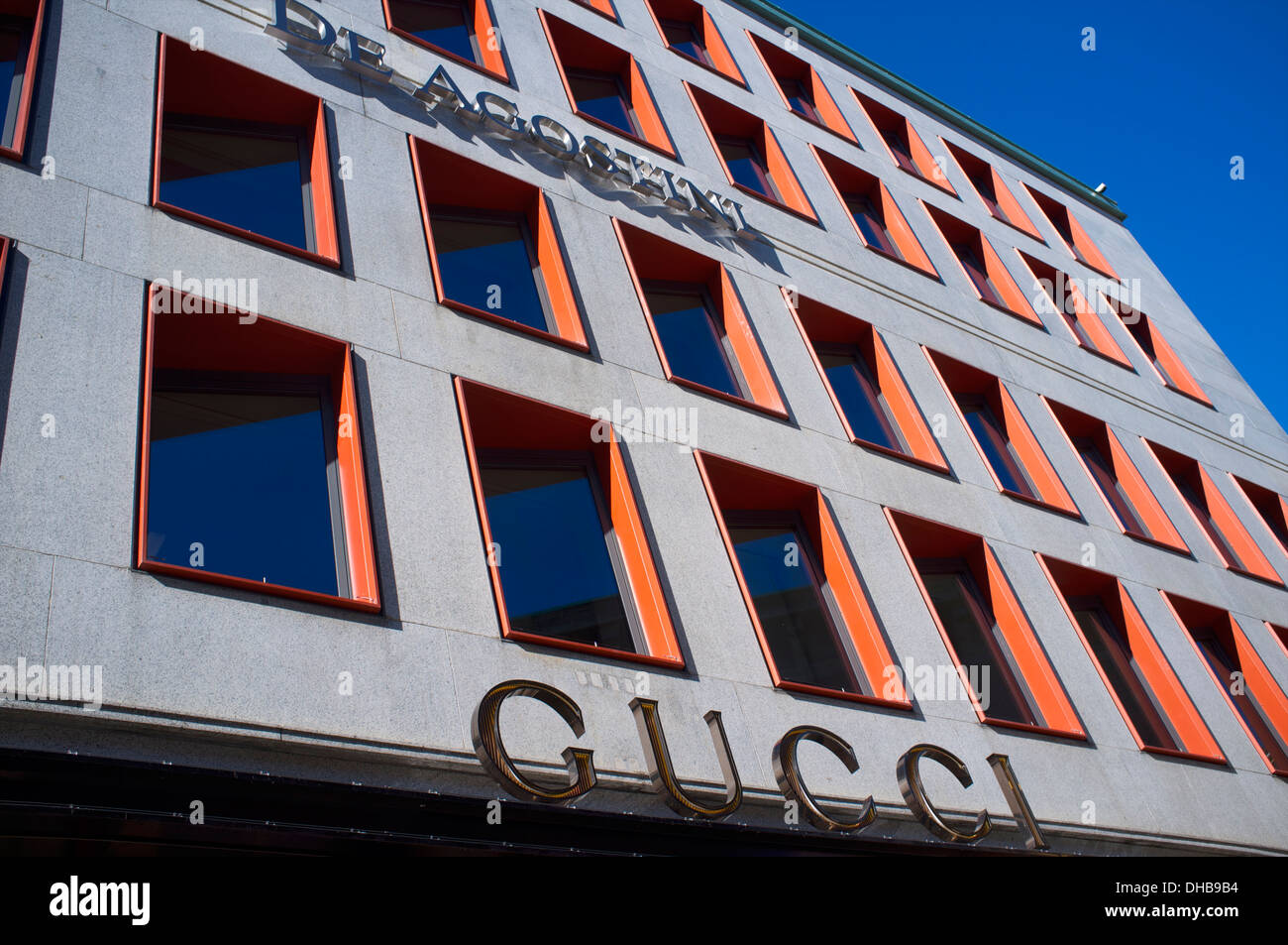 Gucci milan shop hi-res stock photography and images - Alamy