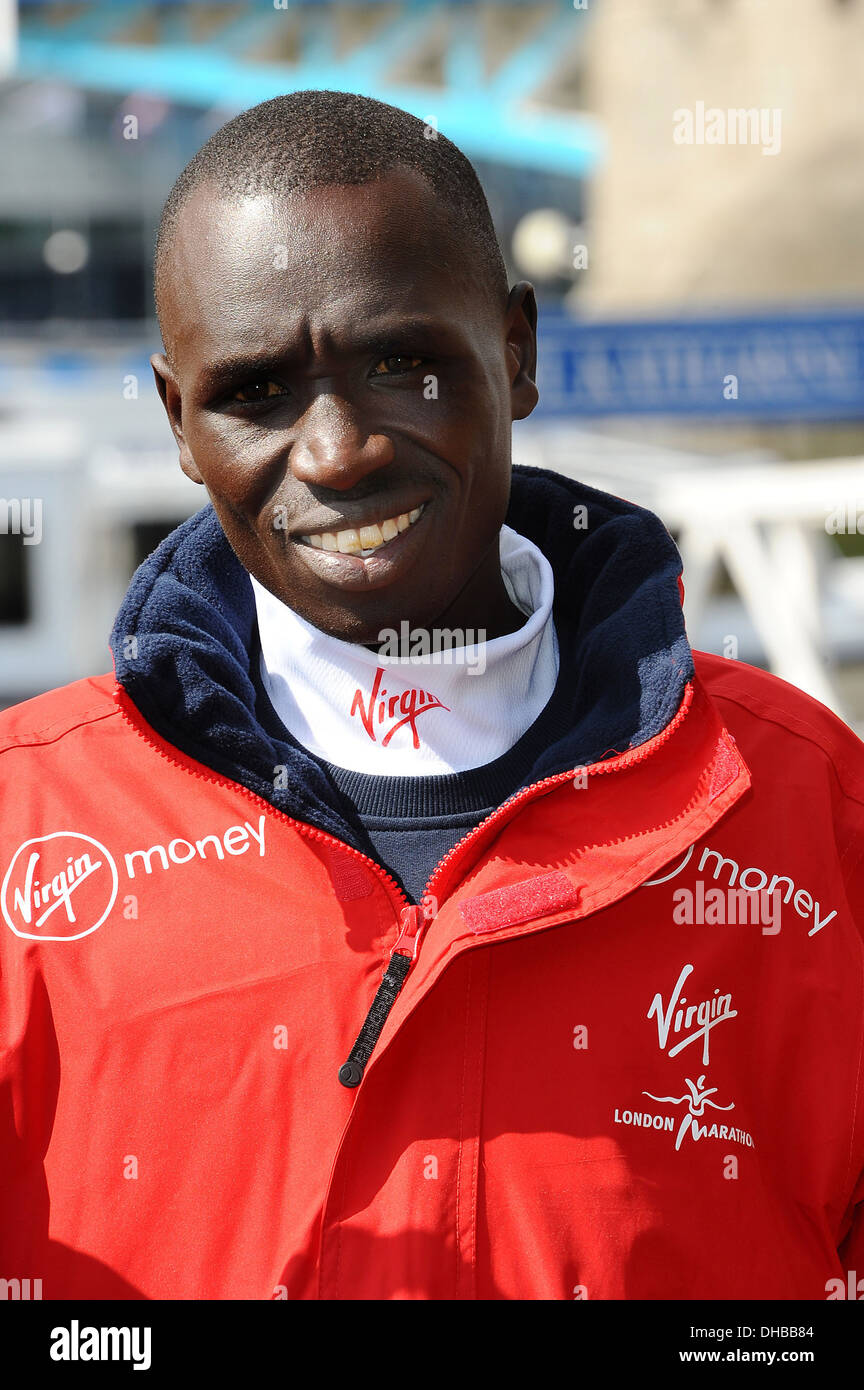 Emmanuel Mutai Photocall for returning champions of last years (2011 ...