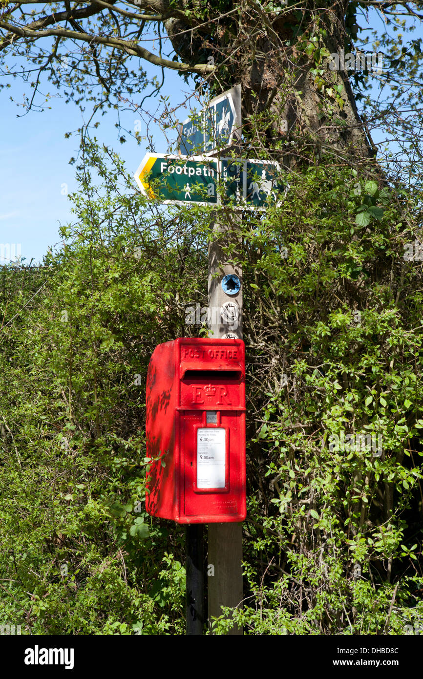 Rural letterbox hi-res stock photography and images - Alamy