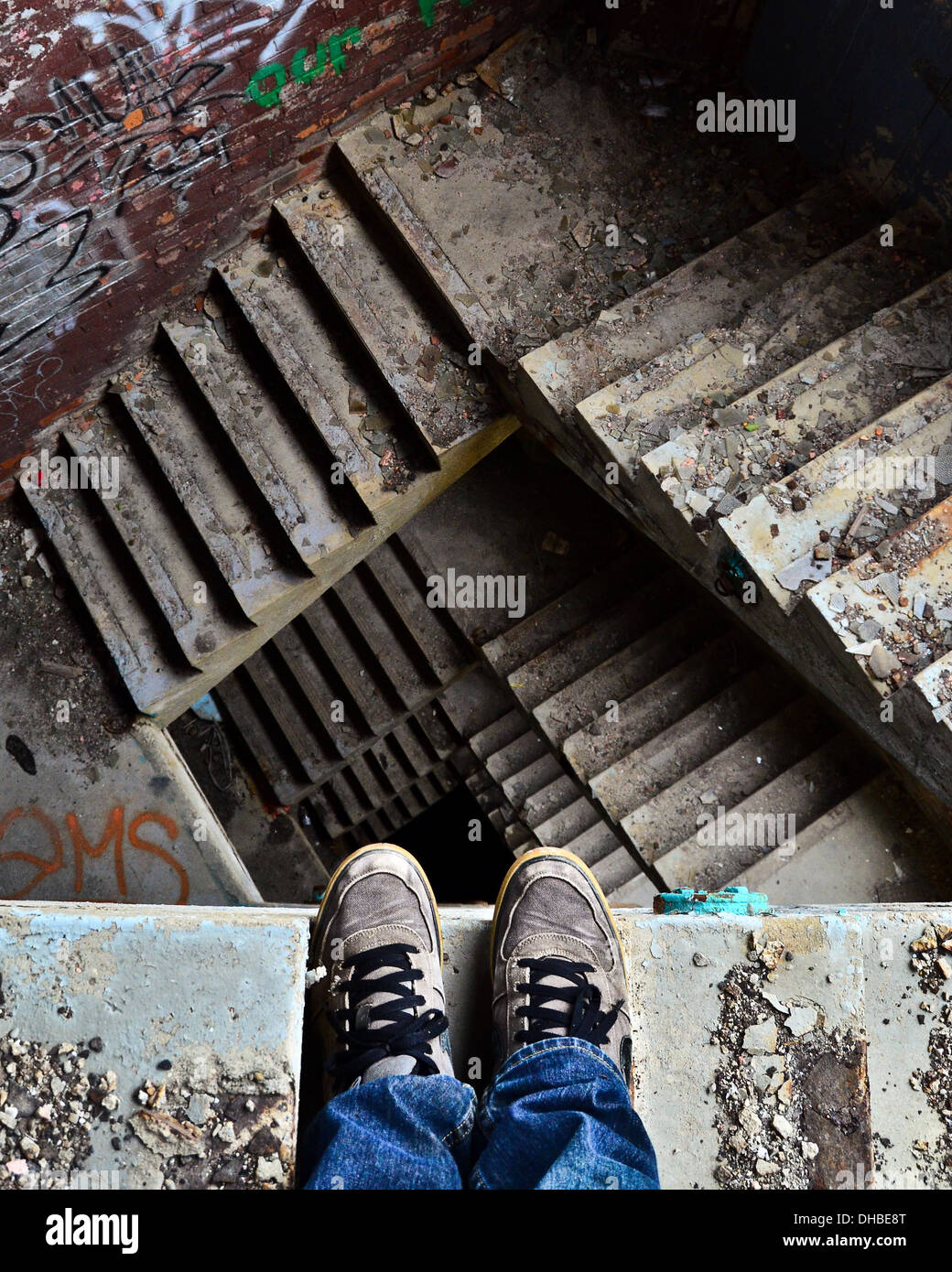 LIFE ON EDGE PHOTO FEET These extreme images have been created via ...