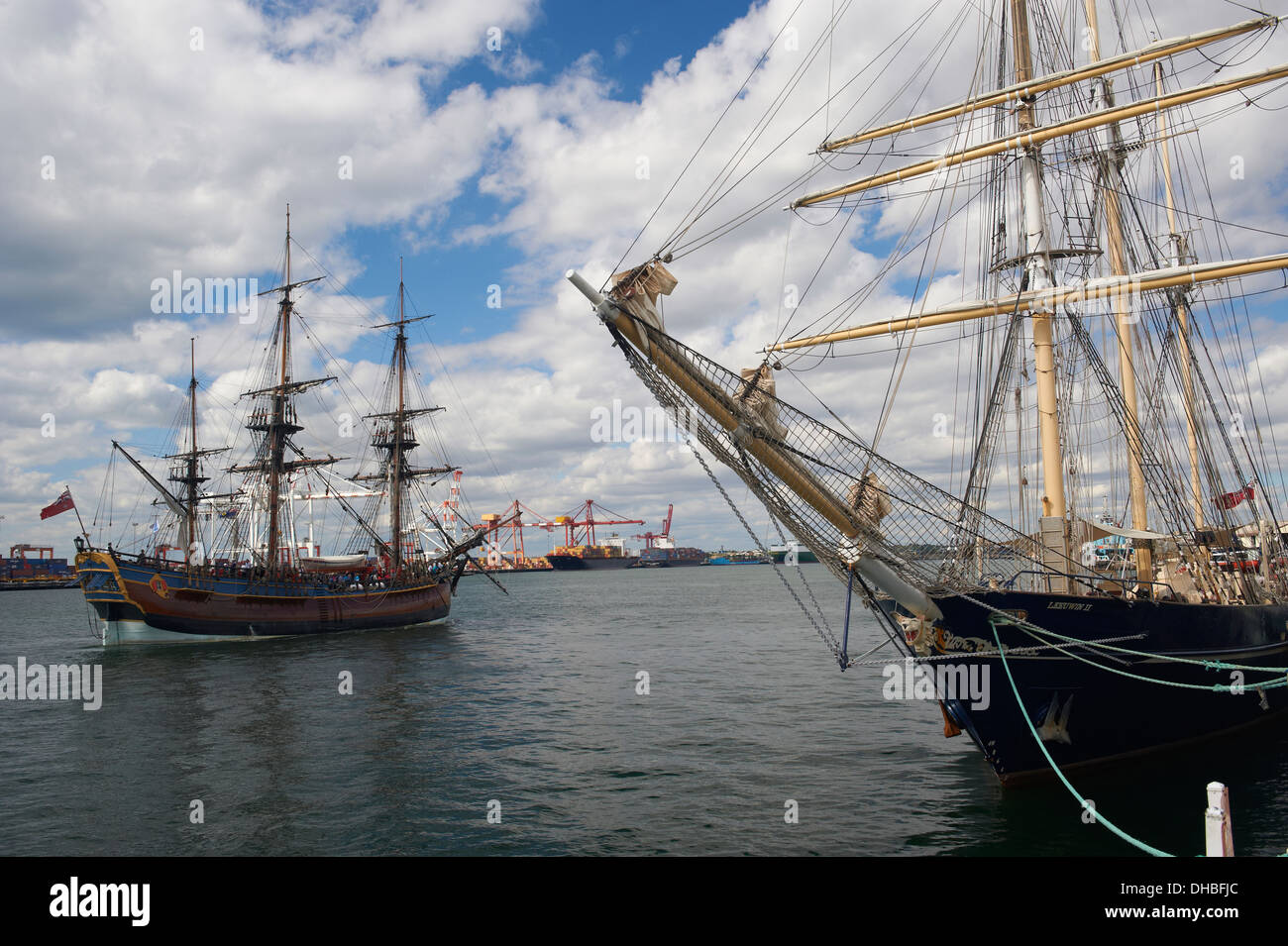 Replica square rigged sailing ship hi-res stock photography and images ...