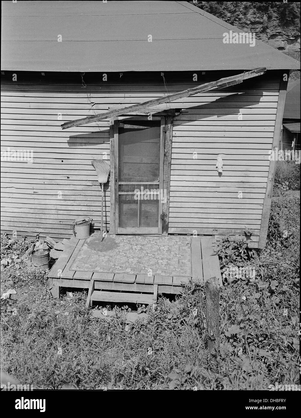 Back to back housing Black and White Stock Photos & Images - Alamy