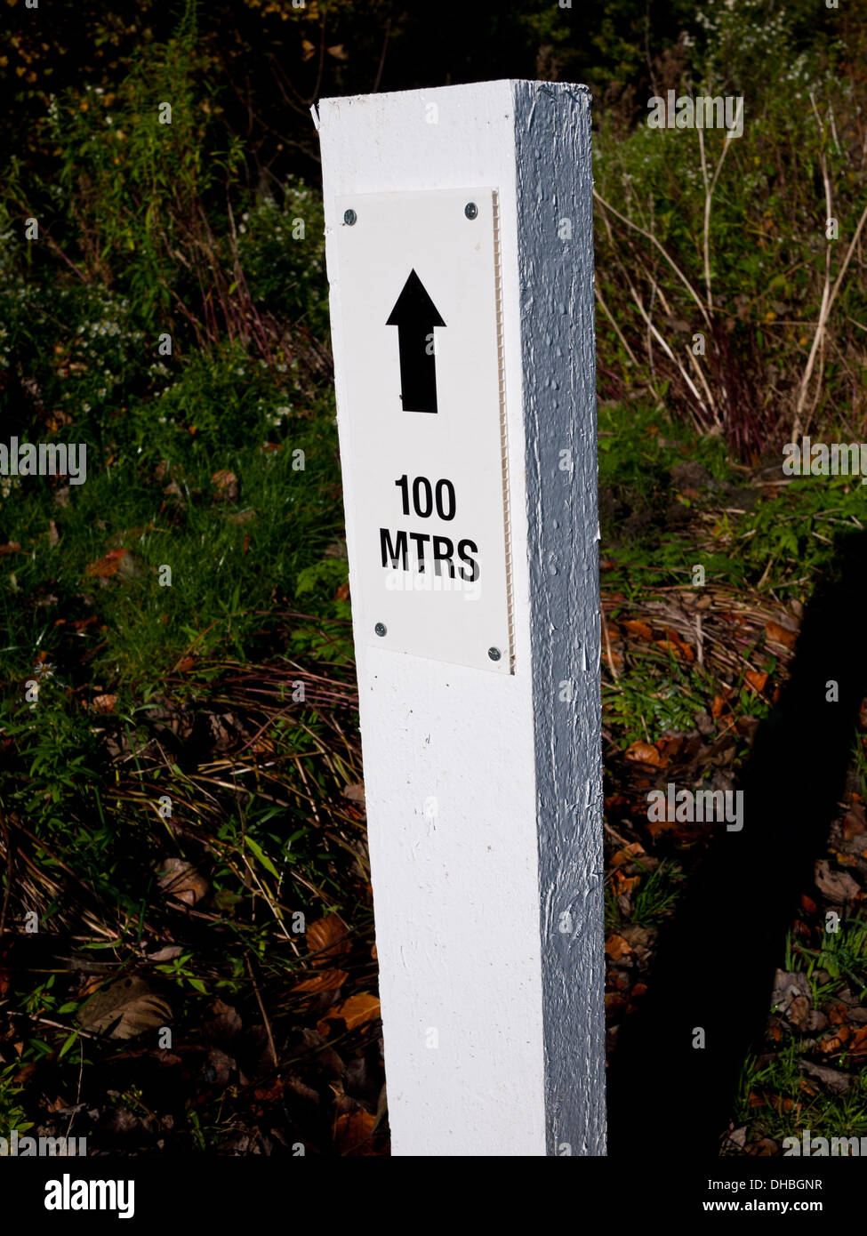100 metres sign on post Stock Photo - Alamy