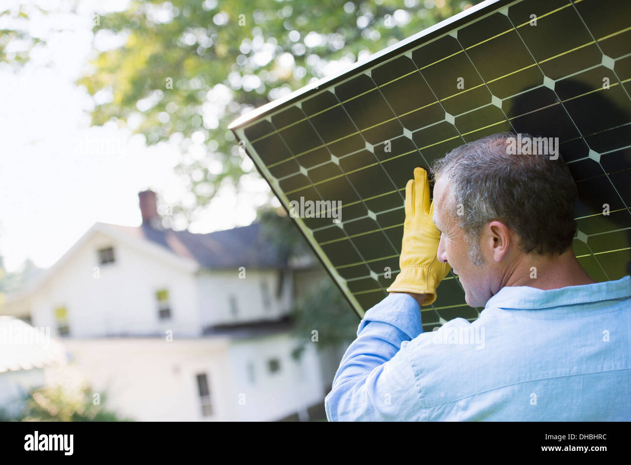 Back solar panel hi-res stock photography and images - Alamy