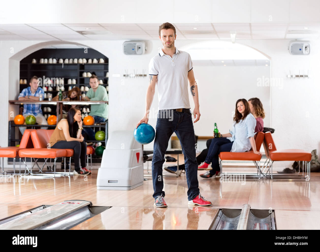 Indoor bowling alley hi-res stock photography and images - Alamy