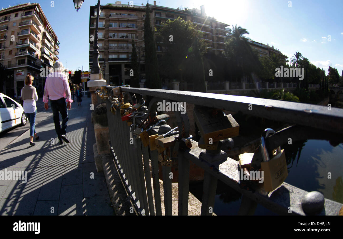 Hasp locks hi-res stock photography and images - Alamy