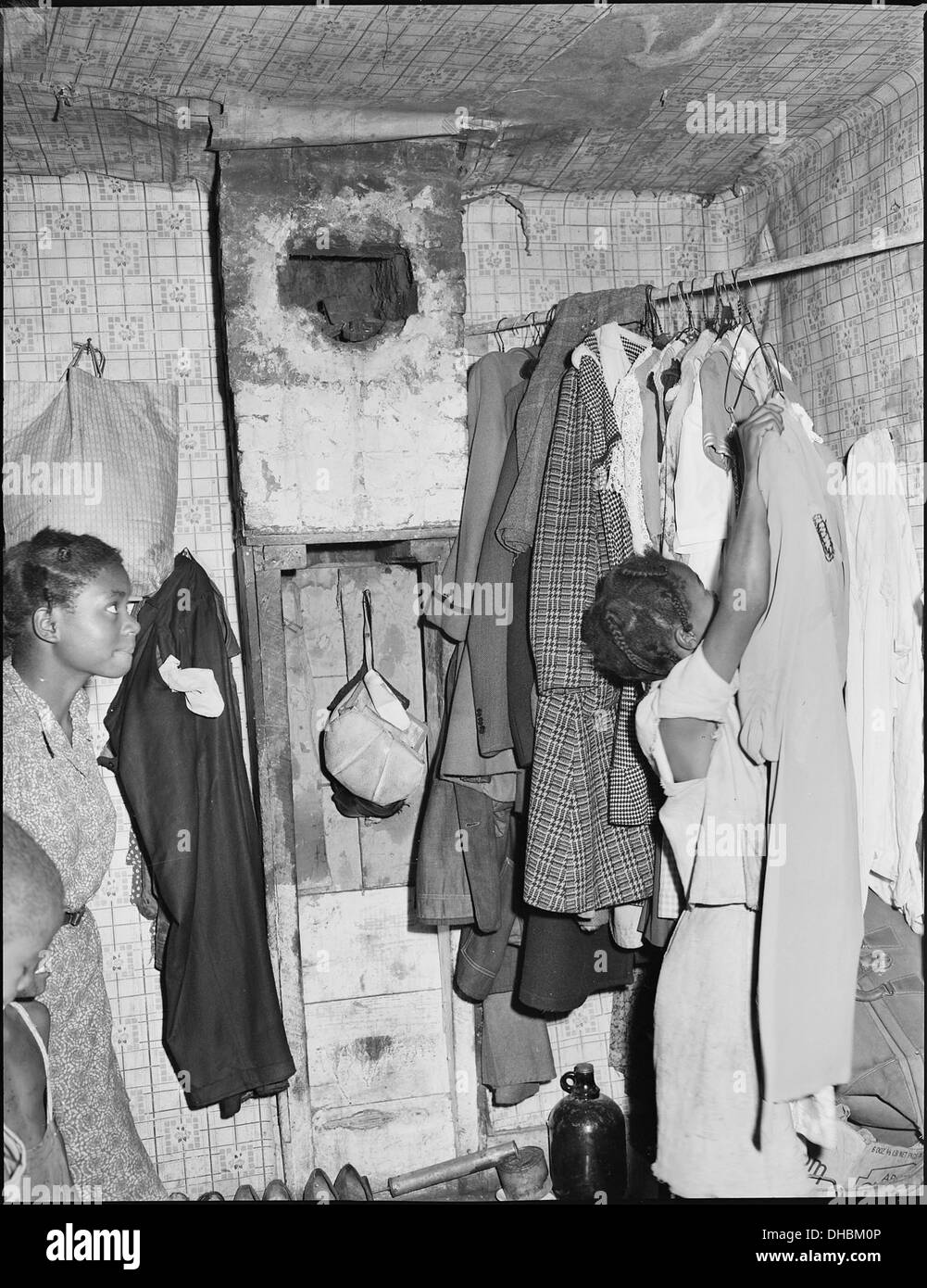 Clothing for poverty hi-res stock photography and images - Alamy